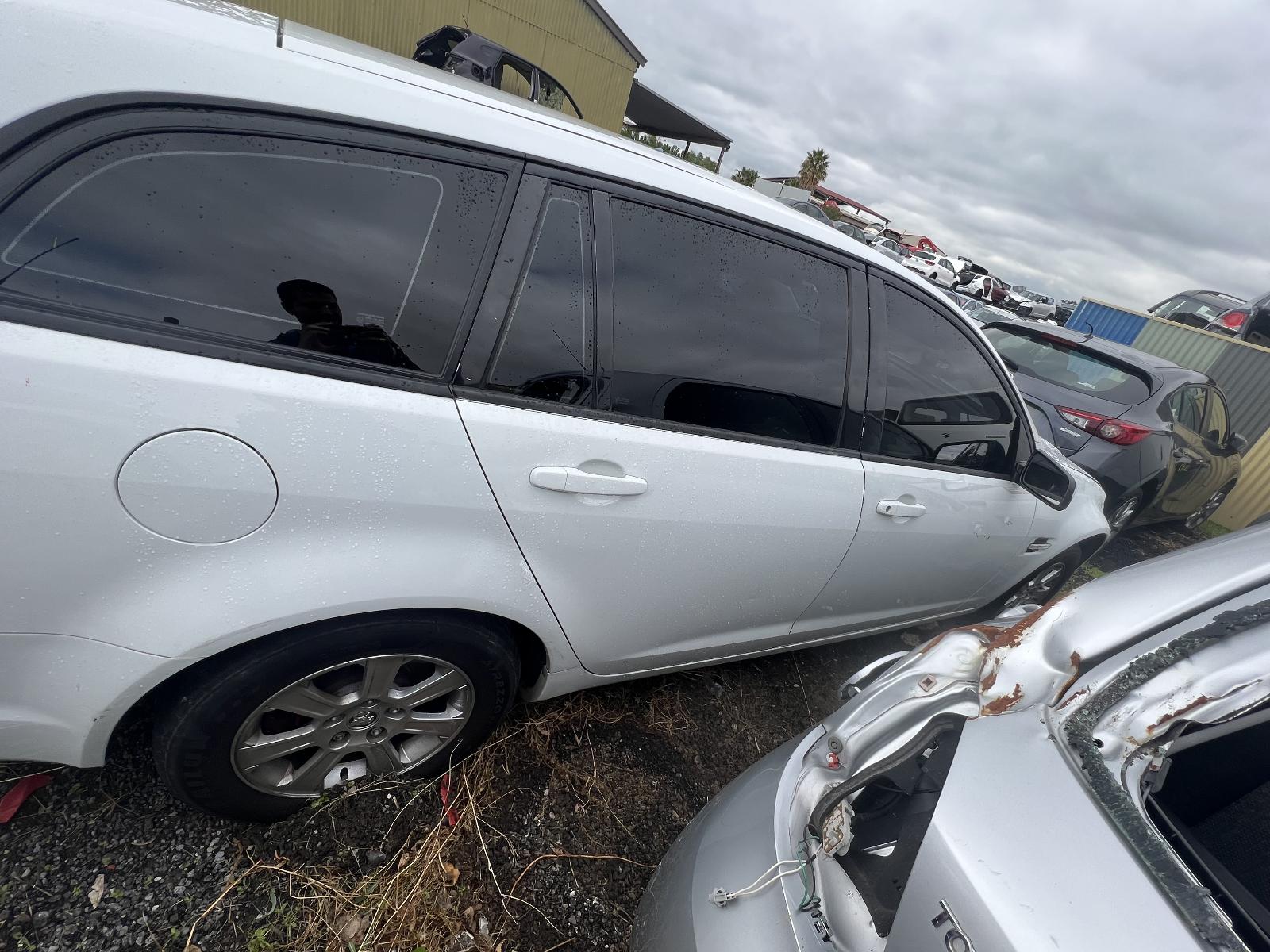 Right Rear Door Sliding Commodore Holden 2009