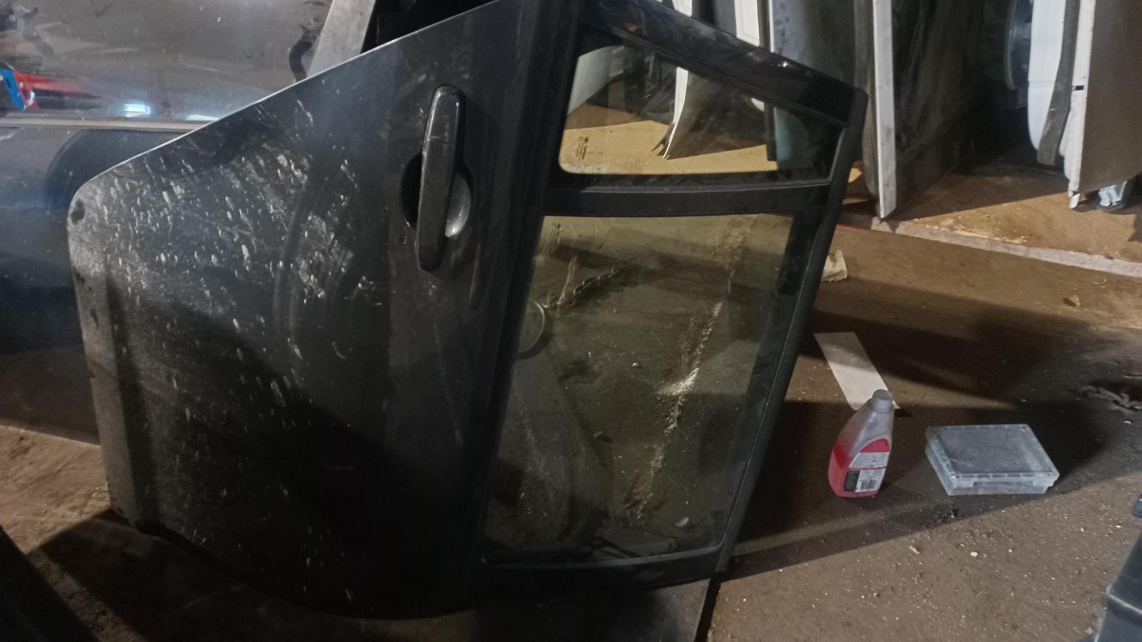 Right Rear Door Sliding Commodore Holden 2010